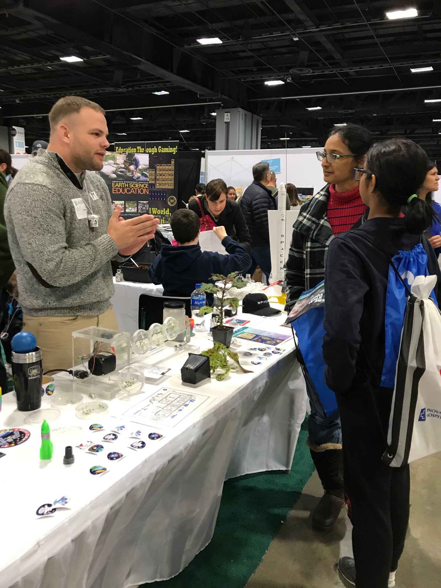 ASPB Education & Outreach Booth Takes Visitors into the World of Plants ...